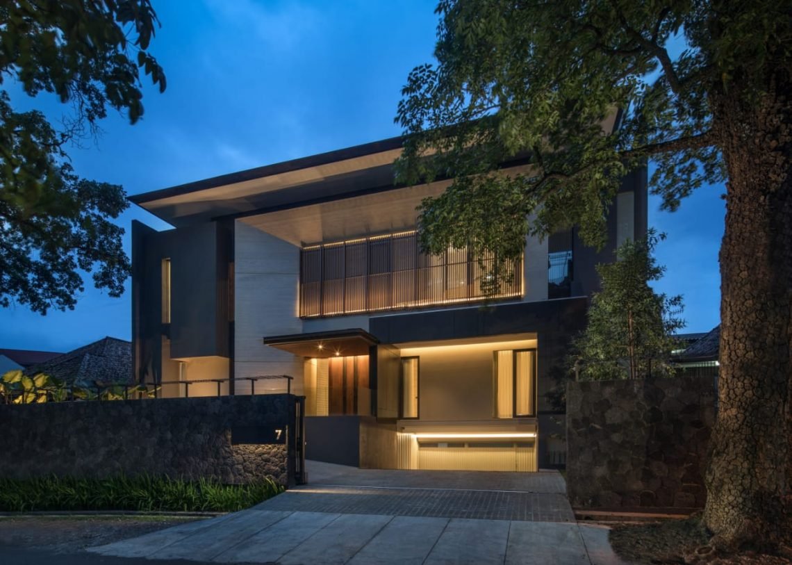 Balutan Tropis Pada Hunian Modern - asrinesia